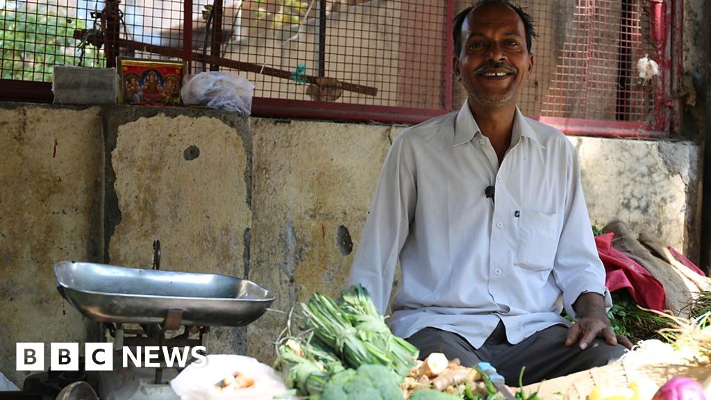 Why Mumbai pulls in India's rural poor seeking work - BBC News