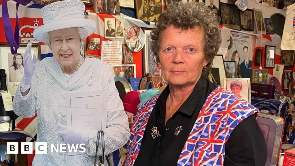 Meeting the Queen like 'drinking a bottle of magic', says royal fan ...