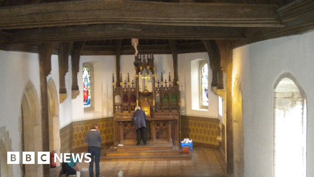Rotherwas Chapel opens for first public mass - BBC News