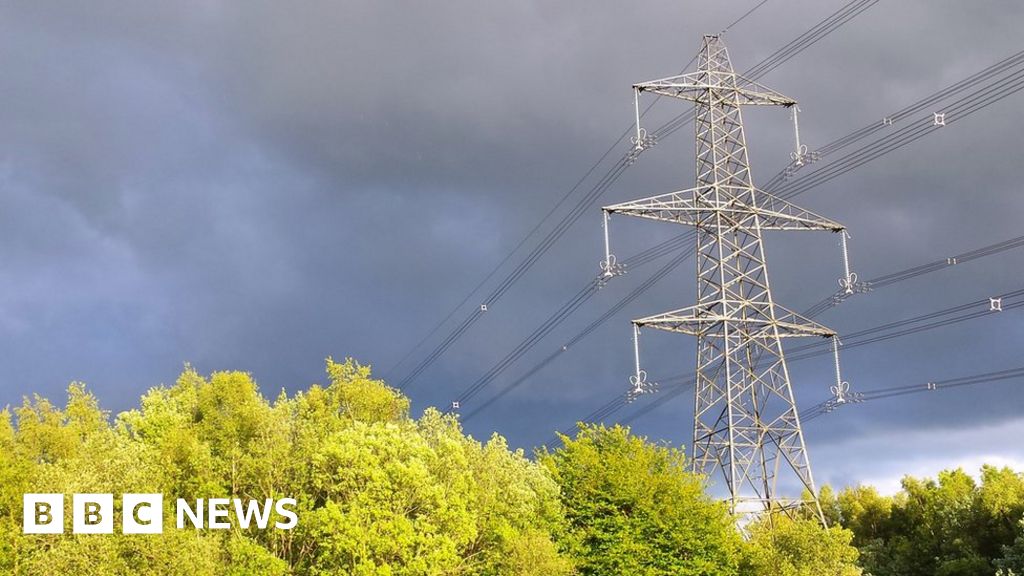 Nottingham City Council cuts after energy firm loses millions - BBC News