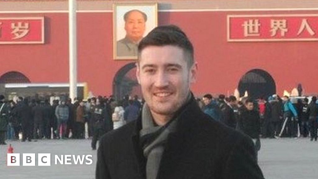 Sister's tribute to Craig Church after death in China - BBC News