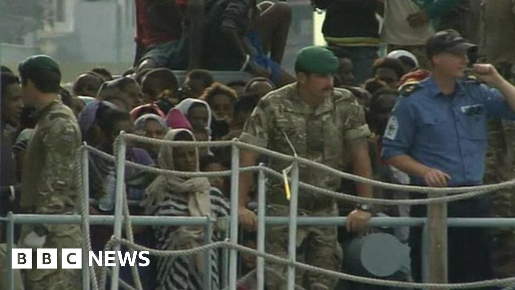 EU targets migrant smugglers in Libya - BBC News