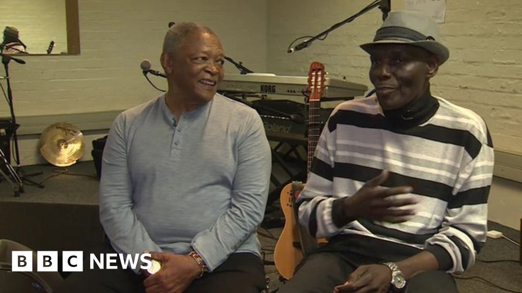 African jazz artists create a musical fusion - BBC News