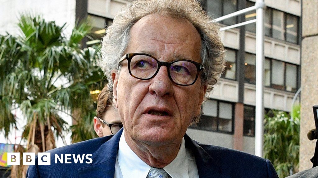 Geoffrey Rush: Actor gives emotional evidence in 'groping' story case ...