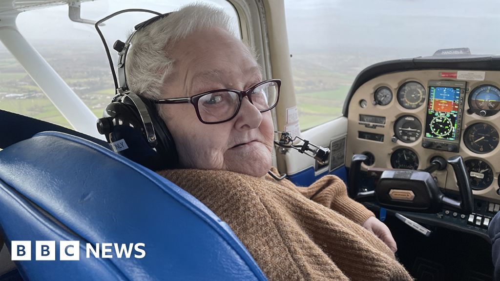 Colchester woman, 74, has dream of flying in plane come true - BBC News
