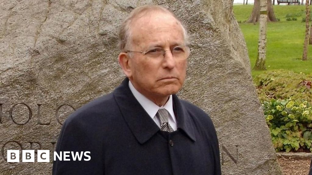 Lord Janner: Case puts spotlight on legal options - BBC News
