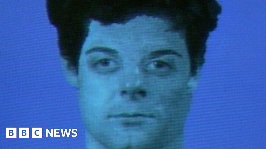 BBC Rewind: E-fits approved in UK to identify criminals - BBC News