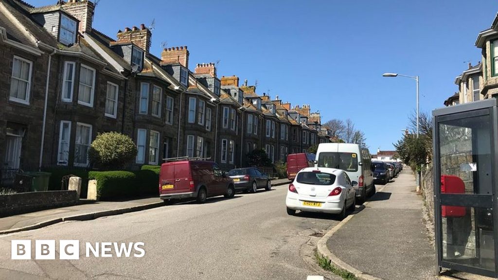 Penzance murder: Cecilia Seddon, 32, named as victim - BBC News