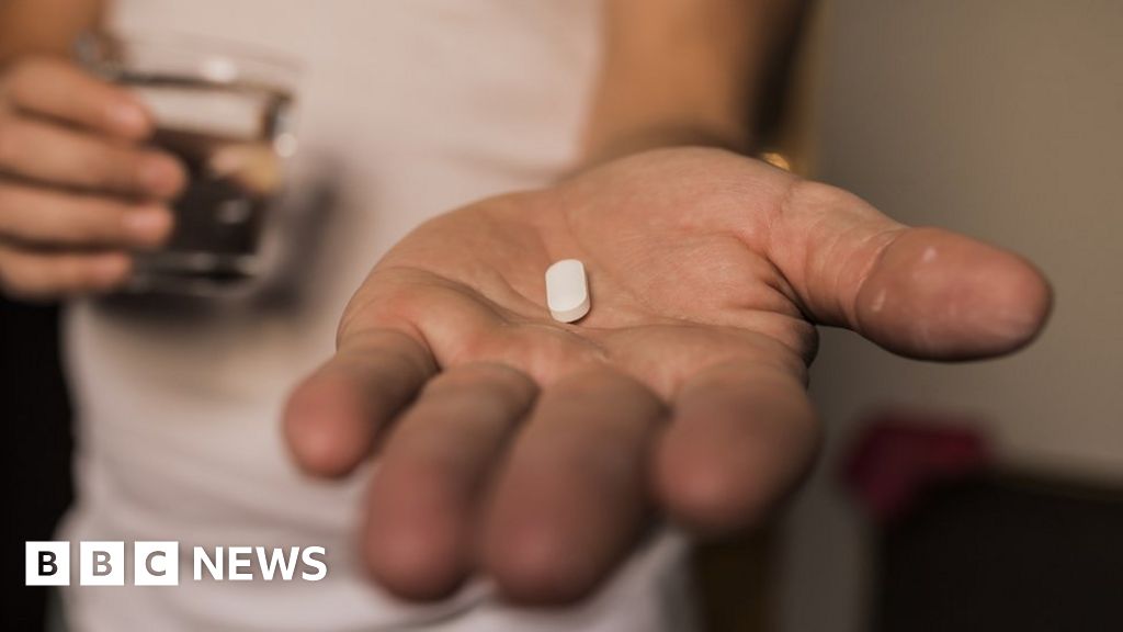 Anti-depressants: Major study finds they work - BBC News