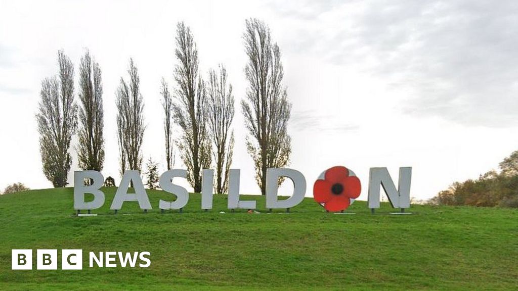 Essex police officer denies assaulting man after traffic stop