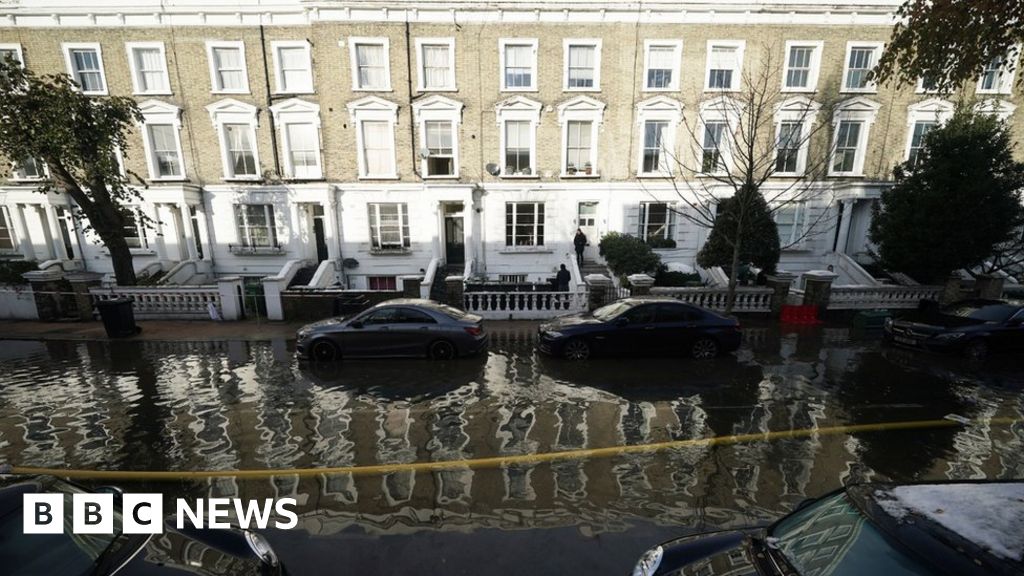 London flood: Couple moved in week before house deluged