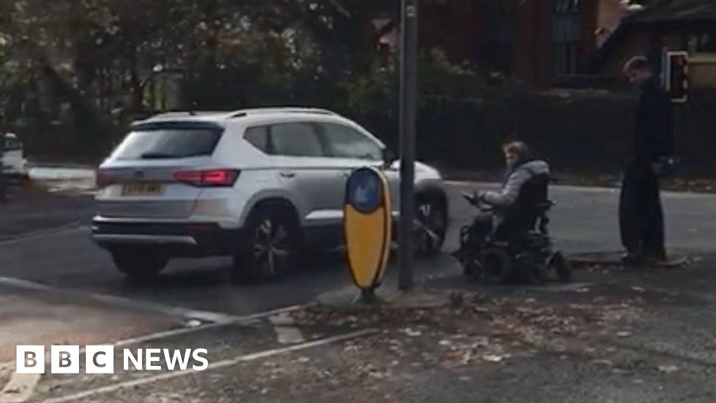 Cardiff mum's 10-year battle for a road crossing - BBC News