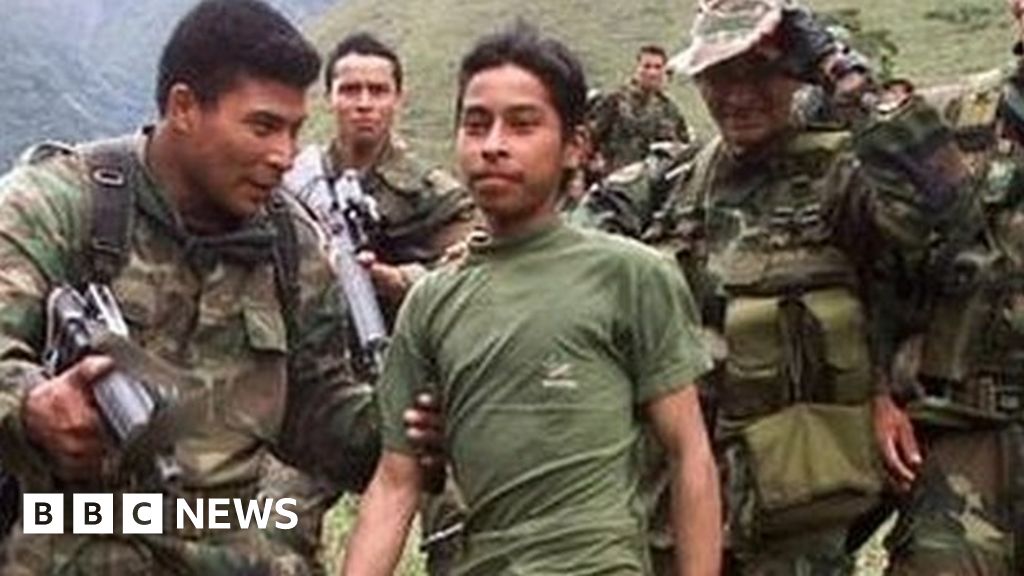 Colombia Farc rebels hand over child soldiers - BBC News