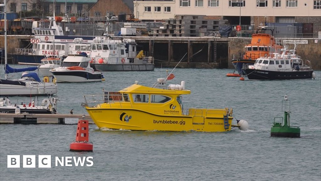 Scrapped Alderney ferry link with Guernsey reinstated - BBC News
