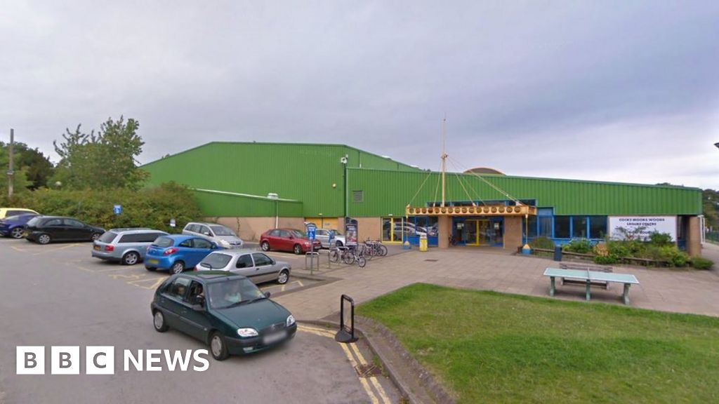 Birmingham pool bug 'caused children to be ill' - BBC News