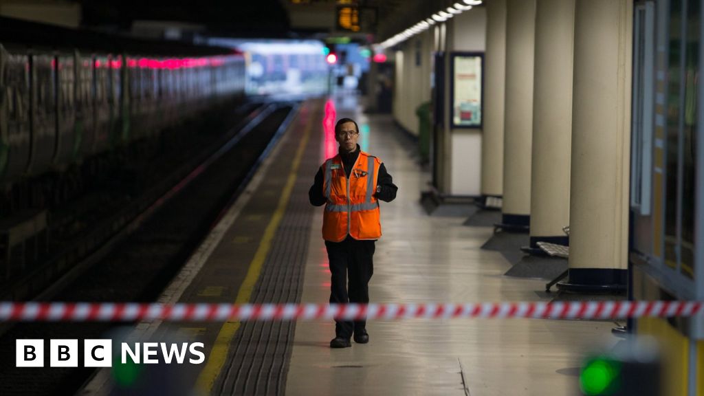 Will the government take over Southern trains? - BBC News