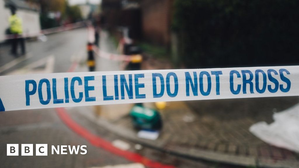 Berkshire: Army conducts controlled explosion of WW1 shell in Warfield