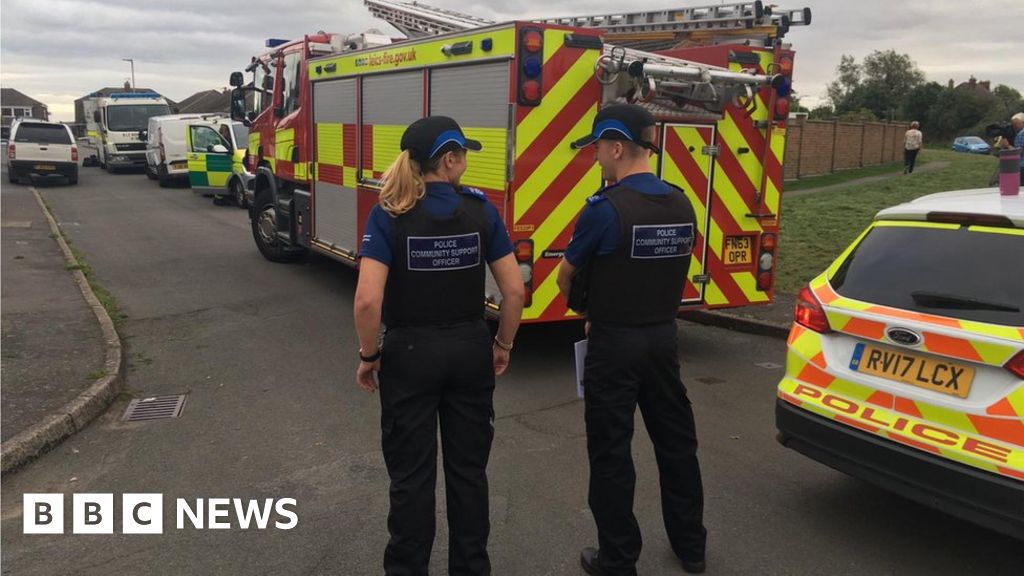 Newbold Coleorton: Homes evacuated after explosives arrest - BBC News