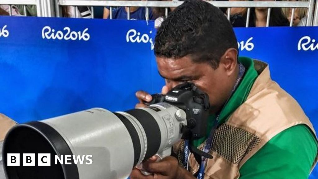 Rio 2016: The blind photographer capturing the Paralympics - BBC News