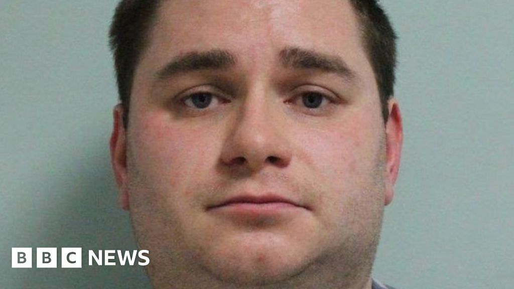 Met PC sent indecent child images to undercover officer posing as girl