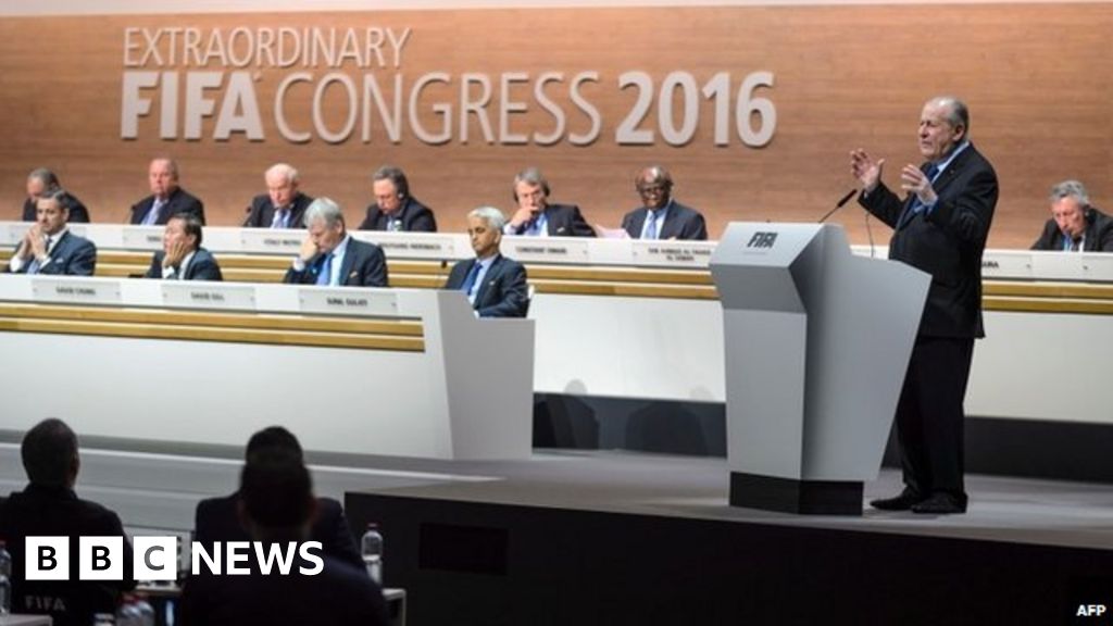 Fifa presidential hopefuls make final speeches - BBC News