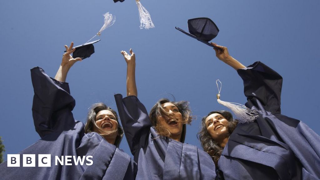 Cardiff University students to get full graduation after U-turn - BBC News