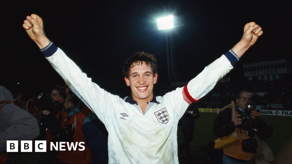 Gary Lineker: Football star who became a Saturday TV fixture - BBC News
