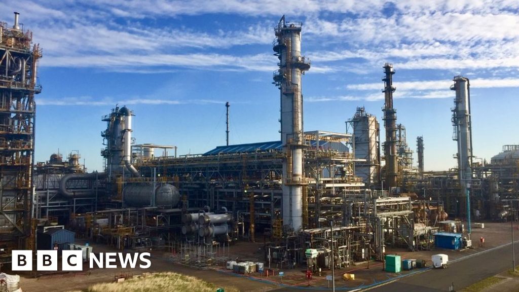 Mossmorran: Probe into boiler explosions at ExxonMobil plant - BBC News