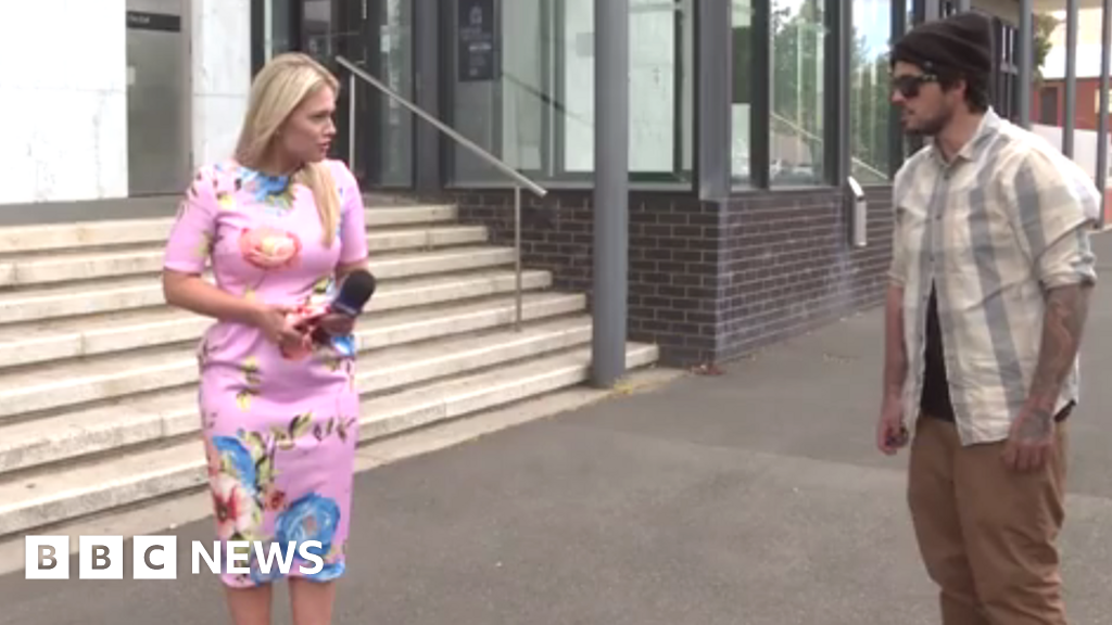 Australian reporter praised for response to man's abuse