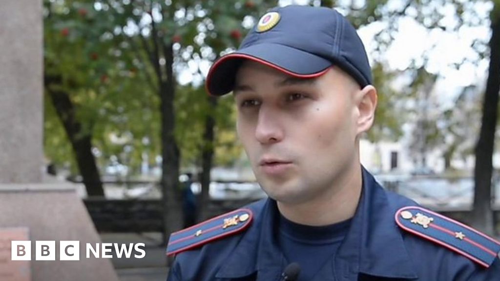 Perm shooting: Traffic policeman who confronted Russia gunman - BBC News