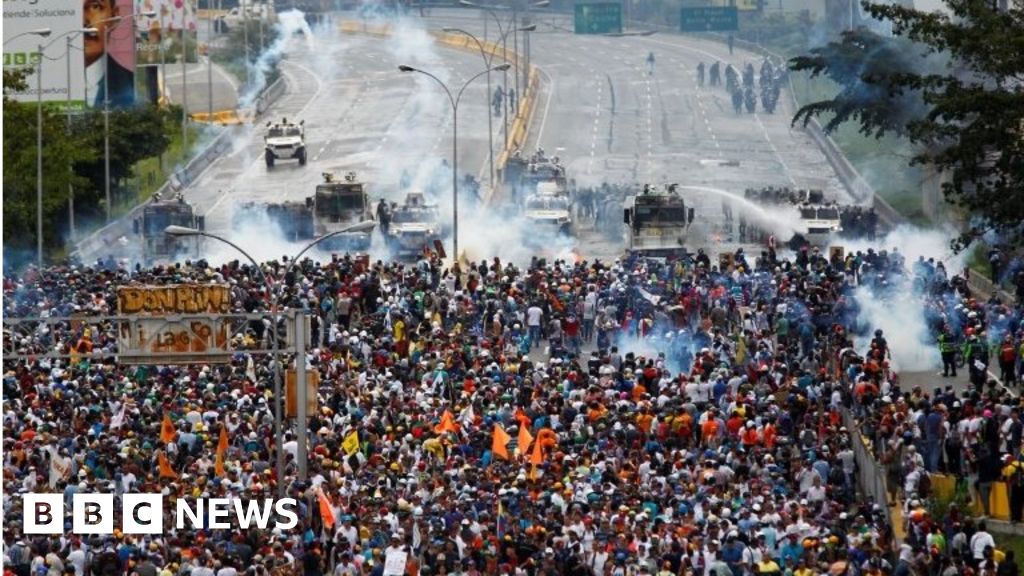 Venezuelan teenager shot dead at anti-government protest