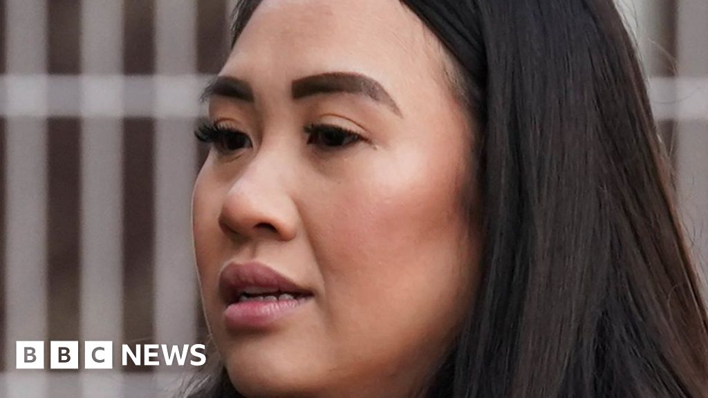 Woman helped case art gallery before theft of £3.5m tiara - BBC News