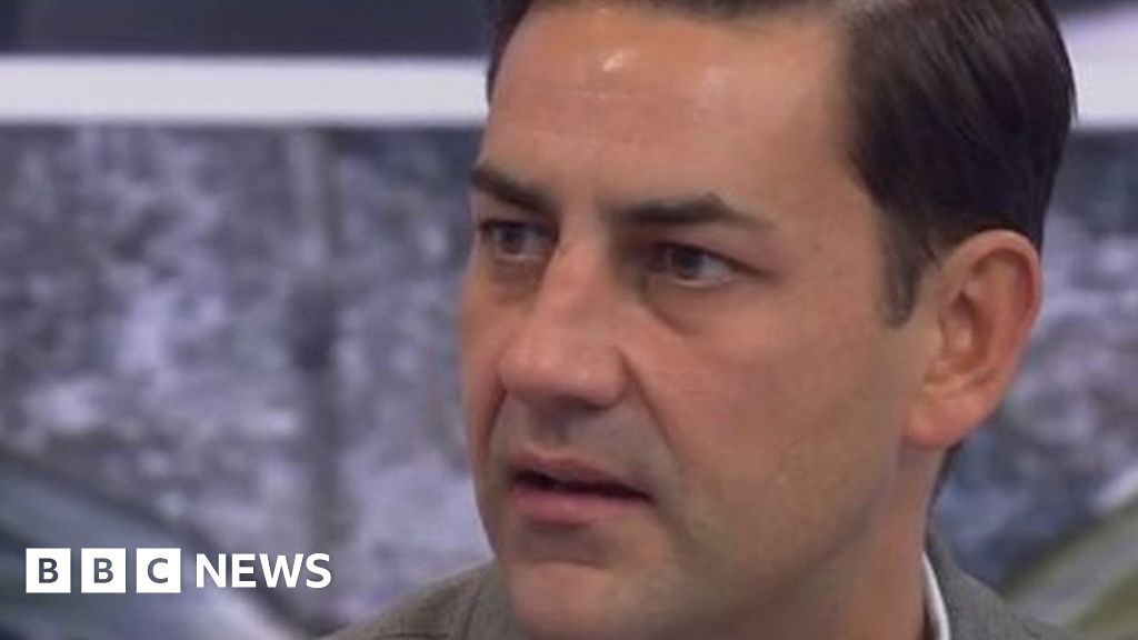Former footballer Andy Woodward tells of sexual abuse - BBC News