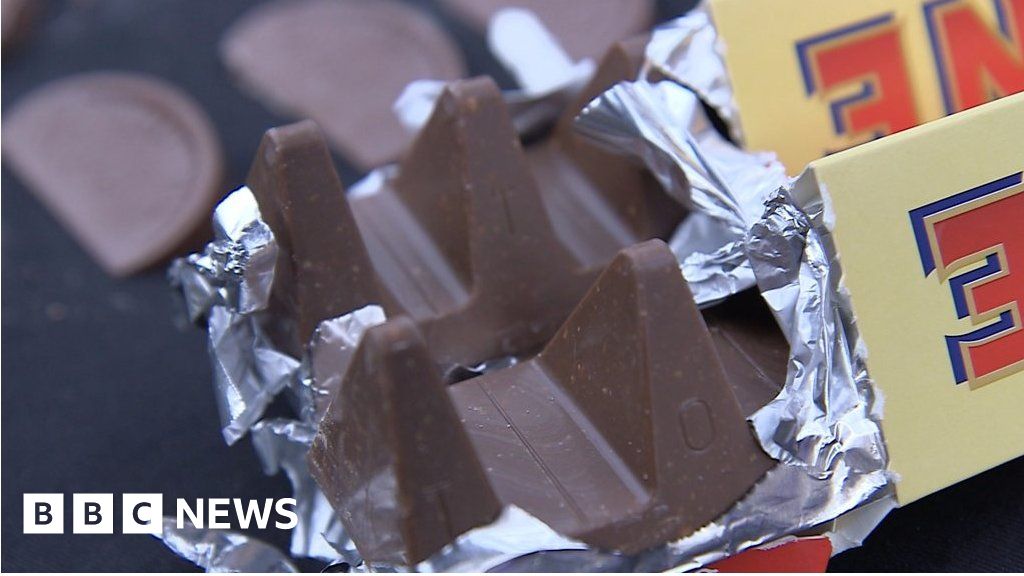 Which chocolate bars are shrinking? - BBC News