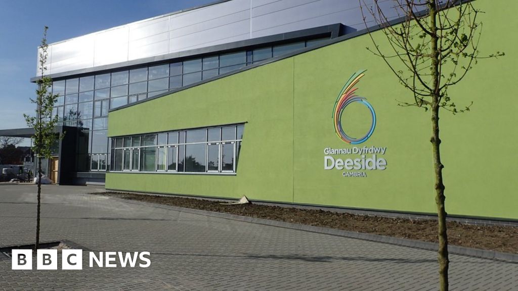 Deeside's £14m sixth form college opens its doors - BBC News