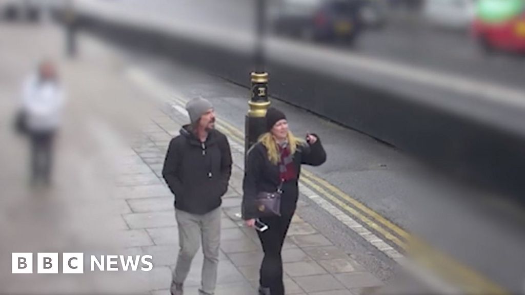 Westminster Bridge terror attack: 'Chaos' as pedestrians tried to ...