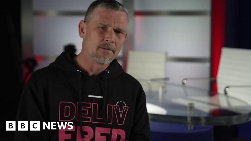 Controversial pastor merging extremism with Christ