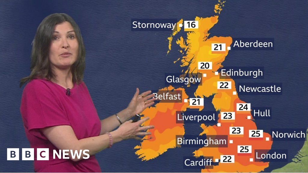 UK weather: Will October be as unusually warm as September? - BBC News