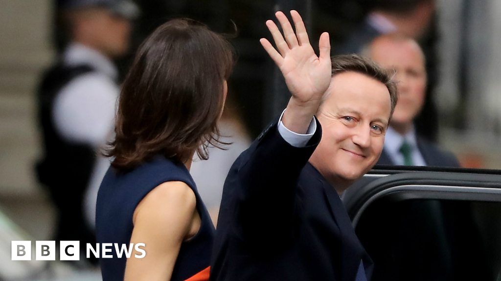 Tory MP Chris Philp says "very small number" on PM honours list - BBC News