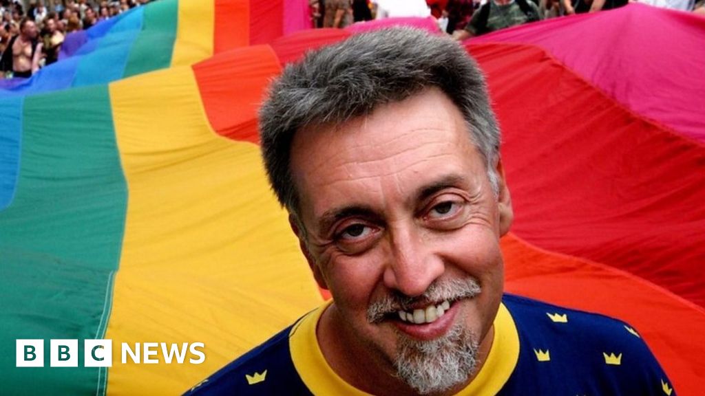Tributes to rainbow flag creator Gilbert Baker - BBC News