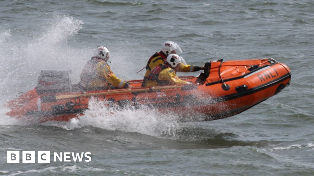 Passengers rescued from stricken Walney Channel ferry - BBC News