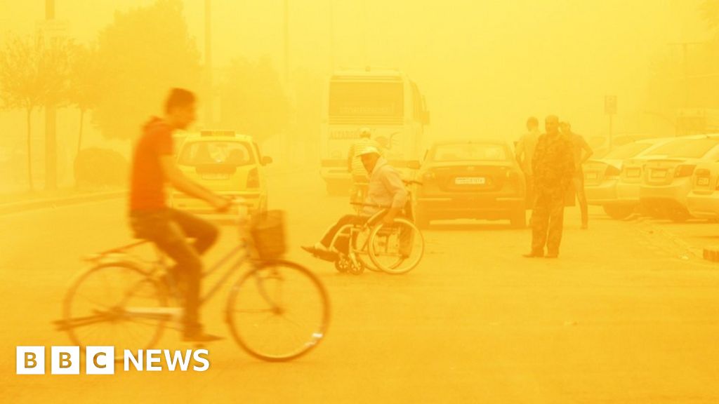 Middle East dust storm puts dozens in hospital - BBC News