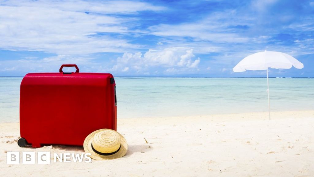 US State Department sorry for 'Not a 10' travel tweet - BBC News