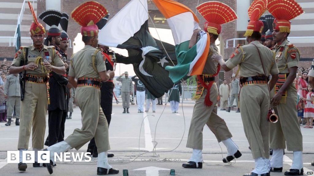 Kashmir dispute: Pakistan downgrades ties with India - BBC News
