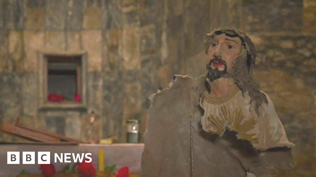Inside the Iraqi Christian ghost town - BBC News