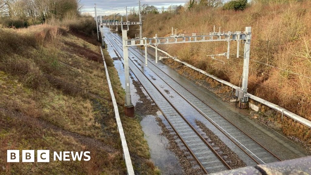 Chipping Sodbury: New lagoon unable to save rail track from flood - BBC ...