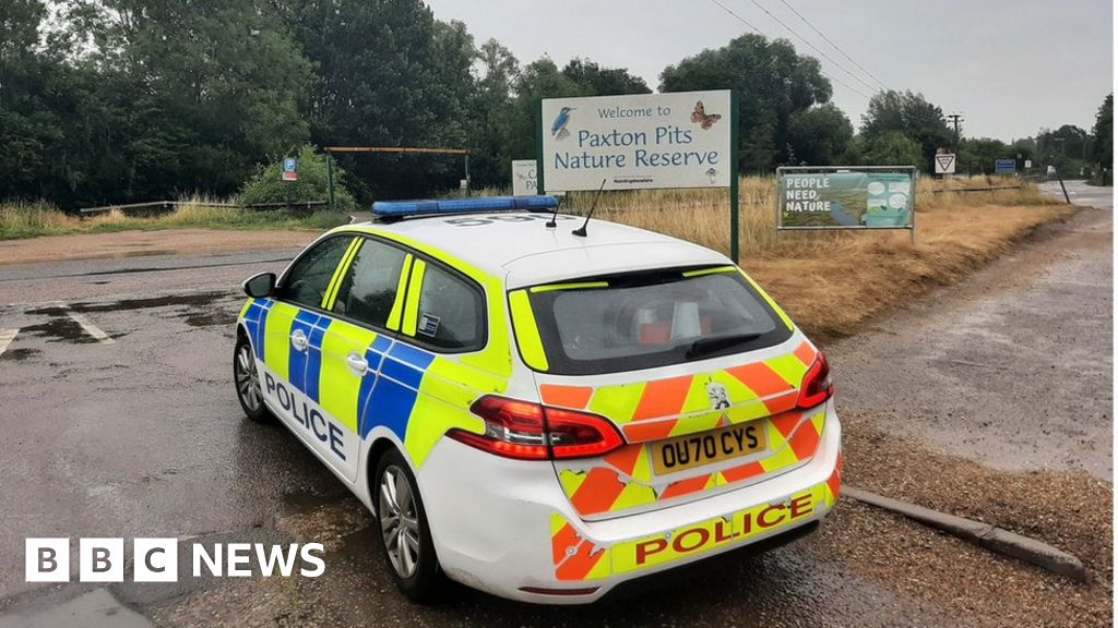 Crimewatch appeal aims to catch Paxton Pits attacker - BBC News
