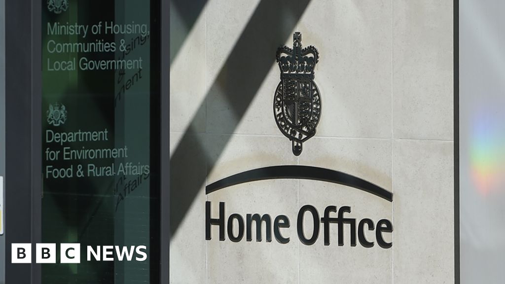 Home Office worker arrested for ‘selling’ UK residency - BBC News