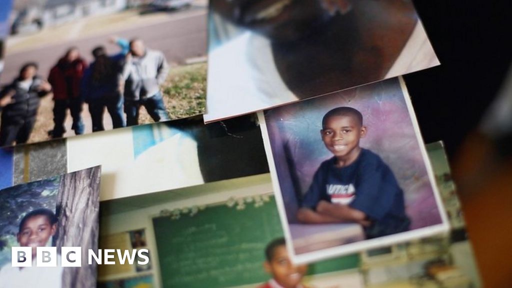 Ferguson anniversary: Who was Oshay Caves? - BBC News