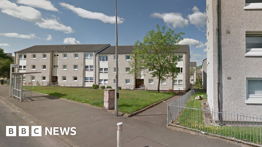 Bogus workman steals Summerston pensioner's life savings - BBC News